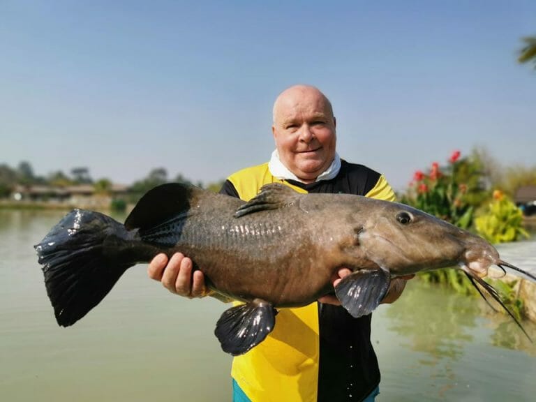 Fishing for Giraffe Catfish at Lek's Fishing Lake Udon Thani